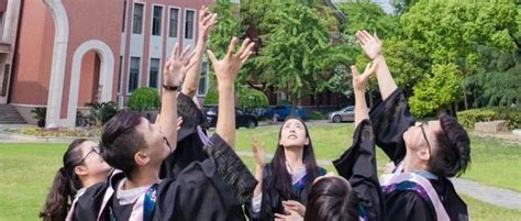 5000元 人天门15名大学生获资助 助学