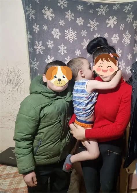 Коледни чудеса за самотни деца