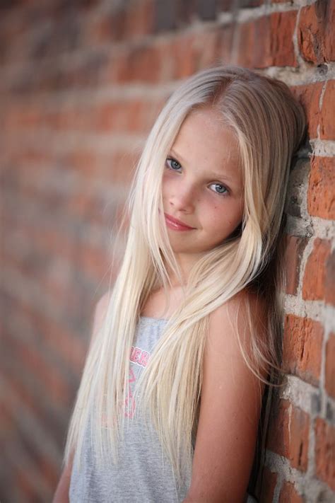 Hony Blond Preteen Name Of Girls Long Hair Girl Little Dresses Girl Model Hairstyle