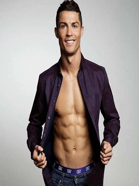 20 عکس سیکس پک کریس رونالدو Cr7 در دوران مختلف تابان