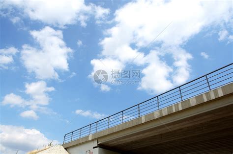 城市高速公路高架桥侧视图高清图片下载 正版图片507525162 摄图网