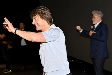 Tom Cruise Inks Deal With Warner Bros Gg2
