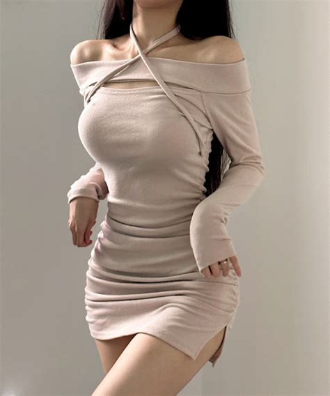 [ 골반생성 ൱ 남심저격 ] 홀터넥 리본 끈 골반 셔링 오프숄더 트임 미니 원피스 에이블리