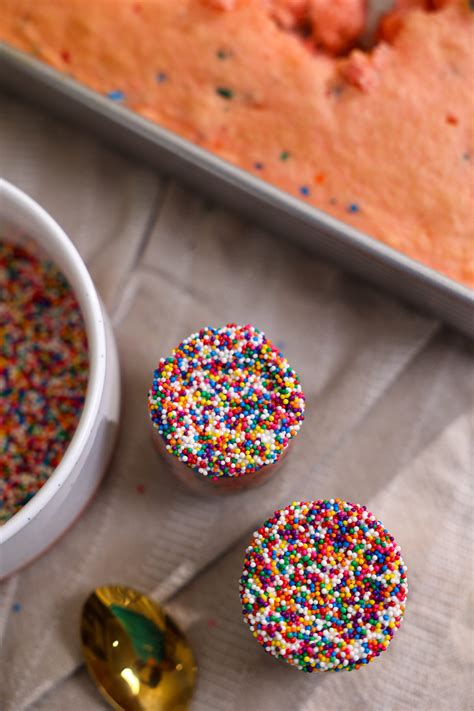 Viral Dot Cakes