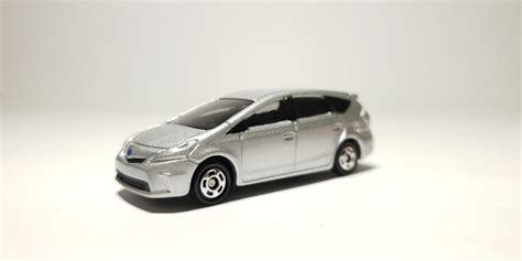 Toyota Prius Alpha Tomica Hobbies And Toys Toys And Games On Carousell