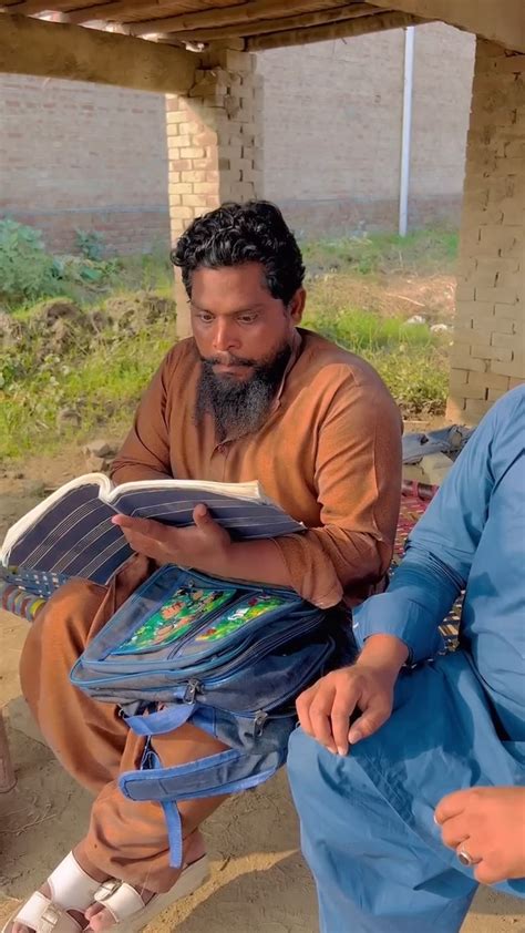 English Seekhne K Chakkar Mein Maar Par Gayi 😂 Khizar Omer English