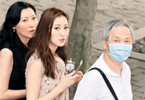 66歲香港富豪與小40歲港姐結婚，爺孫戀終修成正果，卻被網友吐槽 每日頭條