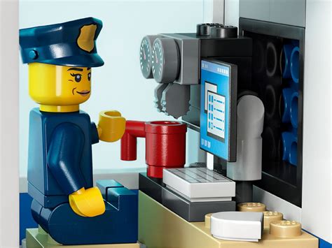 Офіційне LEGO Поліцейська академія онлайн у bricksadd com ua