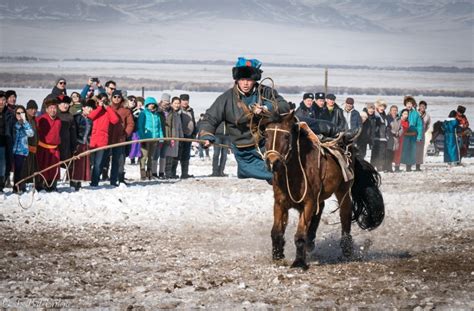 Хаврын сарыг хүлээх өвлийн аялал жуулчлал