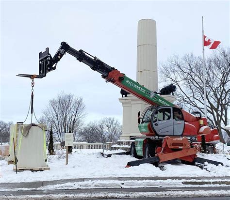 Le Démontage Du Monument Des Braves Sest Amorcé En Vue De Sa