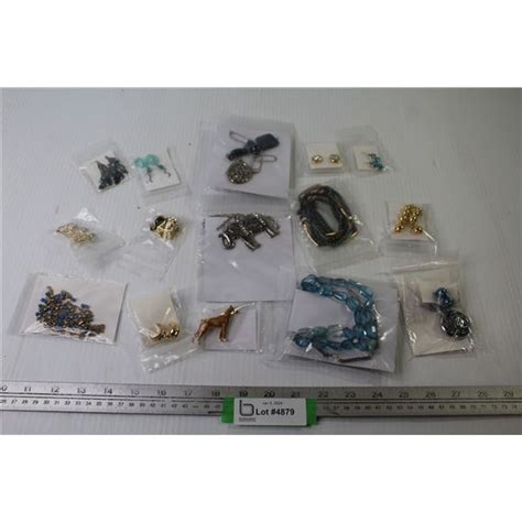 15 Pieces Of Costume Jewelry Bodnarus Auctioneering