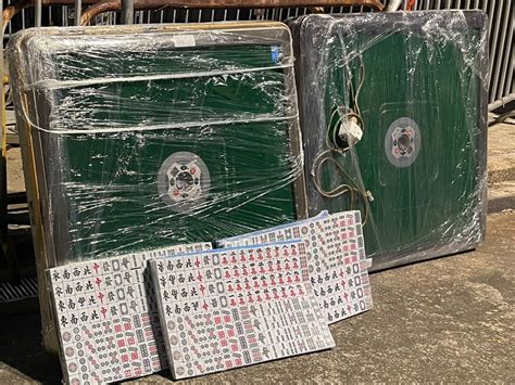 警方在元朗一個單位搗破懷疑非法賭檔 拘捕5人 Rthk