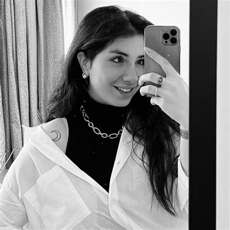 Giovanna Lollo 🌙 Giovannalo • Threads Say More