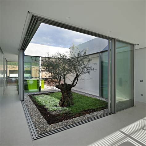 Creating Glass Courtyards 19th June 2019 News Iq Glass