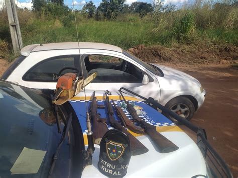 Dois suspeitos trocam tiros policiais após roubo de carro e um deles morre no confronto