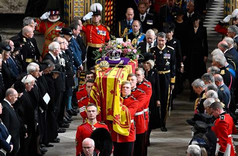 El Funeral De Estado De La Reina Isabel Ii People En Español