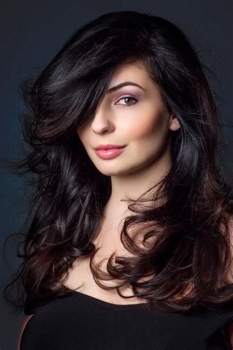 Seductive Layered Hair Blowout Hair Layered Hair Medium Hair Styles