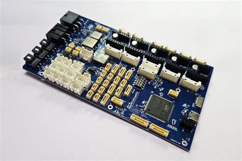 Le matériel open source STM H STM prend en charge jusqu à pilotes de stepper