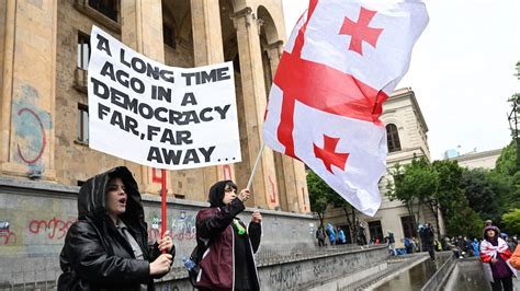 Georgia Parliament Approves Controversial Foreign Agent Law Defying