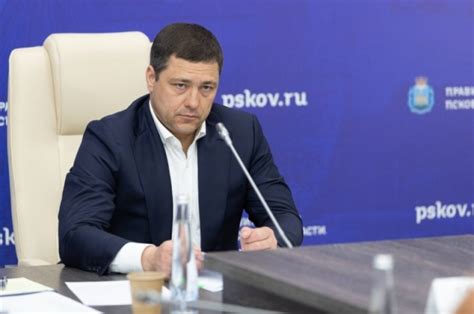 Михаил Ведерников поздравил псковичей с Днем Конституции РФ | АиФ-Псков ...