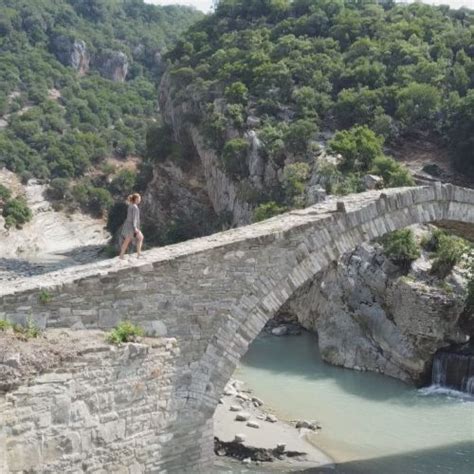 Fiks Fare Privatizohen Llixhat E Bënjës Në Përmet Fshzh 2 Milionë Euro Për Bare Restorante