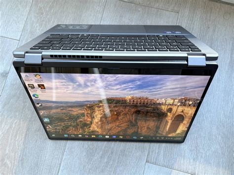 Asus Vivobook 14 Flip TP3407 Review Beautiful Screen Light PC