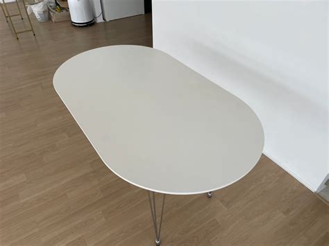 흰 테이블 당근 중고거래