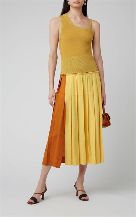 The New Non Boring Basics Nyc Girls Are Buying Today Who What Wear