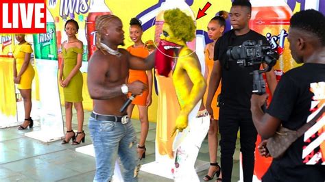 HARMONIZE NI BALAA AMPA ZAWADI HII SHABIKI WA DIAMOND BILA KINYONGO NA