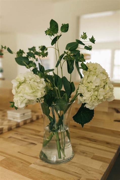 3 Easy Trader Joe S Summer Flower Arrangements Storytellingco