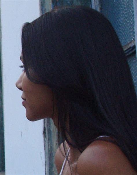Raquel Emanuelle Medium