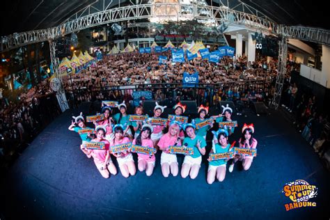 Potret Keseruan JKT Summer Tour Festival Bandung