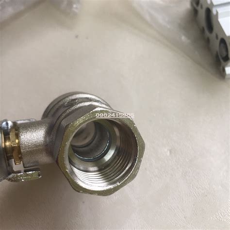 Mua Van Bi Inox Tay G T Ren Trong Ren Ngo I Dn Mm Gi R Nh T Tecki Vn