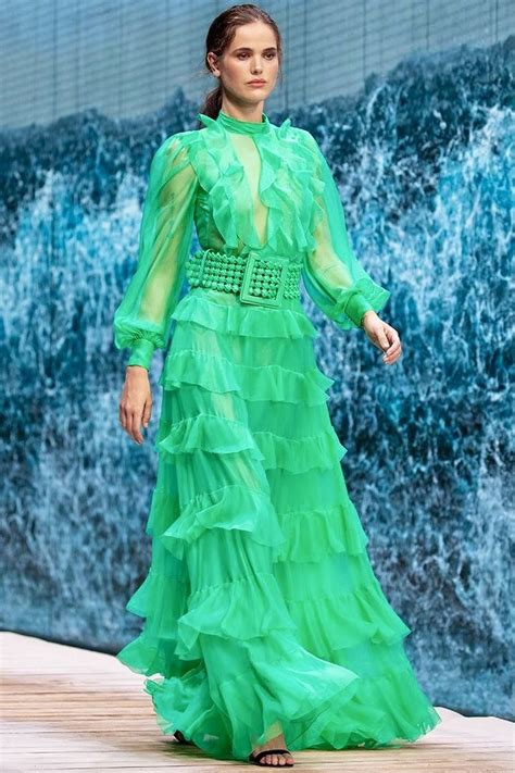 Couture Fashion, Runway Fashion, Fashion News, Spring Fashion, Fashion ...