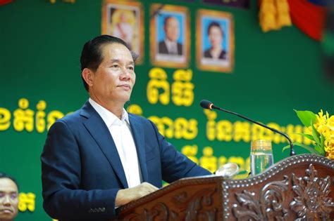 អភិបាលរាជធានីភ្នំពេញ ជំរុញឱ្យអភិបាលថ្មីនៃខណ្ឌមានជ័យ