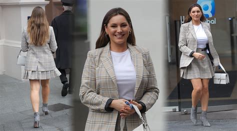 Kelly Brook Hot Celebs Home