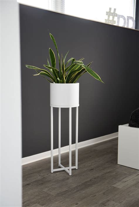 Blumentopf Auf Ständer Mit Beinen Elevate Cross Weiß Matt