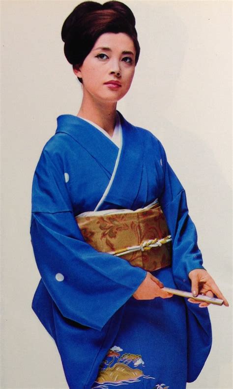 Mariko Okada 岡田茉莉子 レトロ 髪型 女優 女性