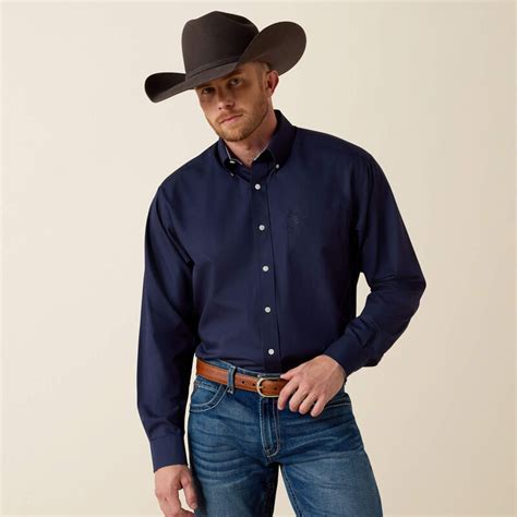 Wrinkle Free Solid Classic Fit Shirt Ariat Crew