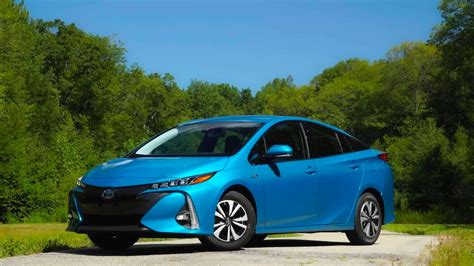 ყველაფერი რაც 2017 წლის Toyota Prius ზე უნდა იცოდეთ Crystalauto