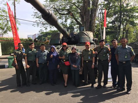 Anggota Pengadilan Militer Ii 09 Bandung Mengikuti Acara Pameran