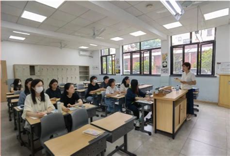 浦东 上海戏剧学院附属浦东新世界实验小学携手共进重教研 学习研讨不懈步——德州校区语文教研活动