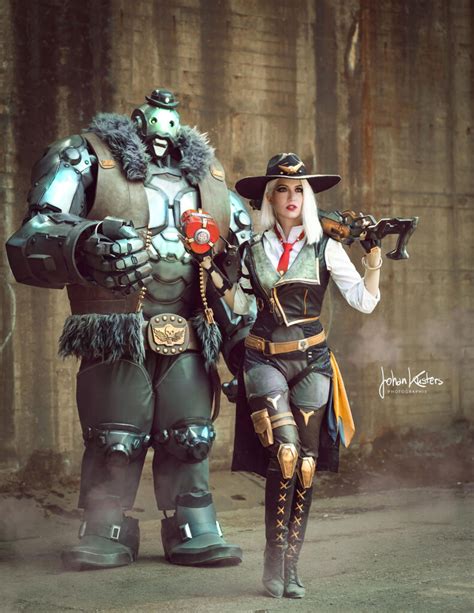 Cosplayers Show Off Amazing Ashe And Bob Cosplays From Overwatch Try Hard Guides