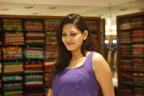 Swetha Jadhav New Pictures 09 316569 Kollywood Zone