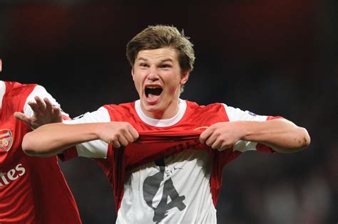 Arsenals Best Celebrations Arshavins Meta T Shirt Or Henrys ‘statue