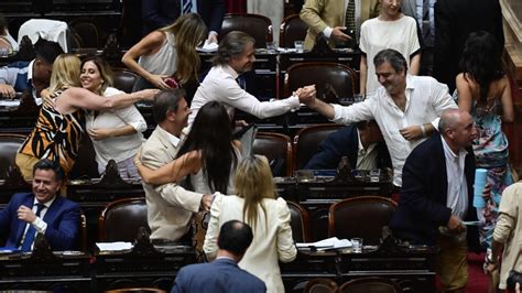Argentina Diputados Aprueban En General La ‘ley Ómnibus Pero Milei