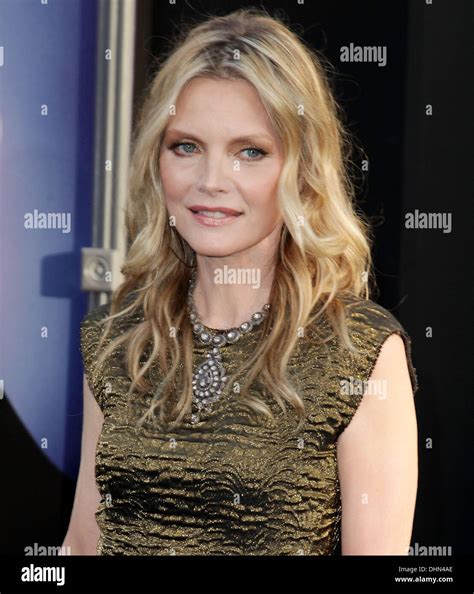 Michelle Pfeiffer Dark Shadows Premiere At Graumans Chinese Theatre