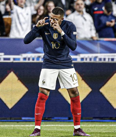433 On Twitter New Celebration For Kmbappe 📸 8recjeonty