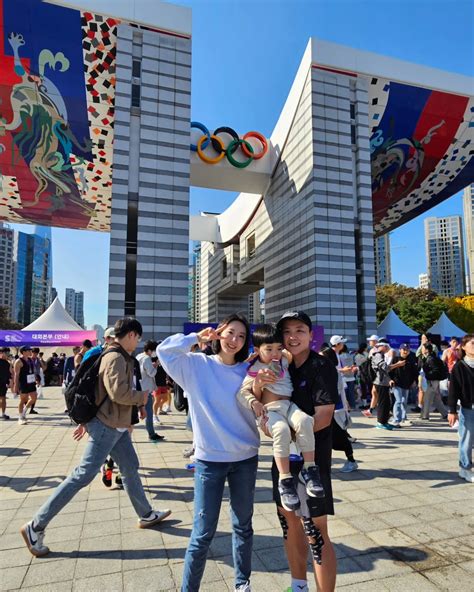 러닝 시작 1년만에 첫 풀코스 마라톤에 도전했습니다 가민스마트워치 측정 오차로 페이스 계산을 잘못해서 목표한 서브4는 7초