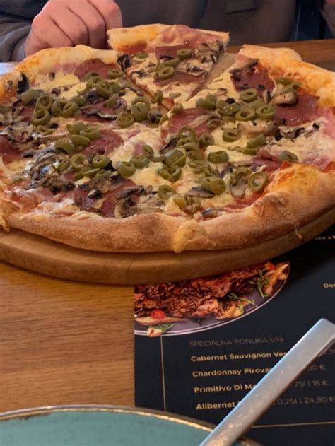 Pin By Sharah On Pizza Paradise Vegetable Pizza Food Pizza